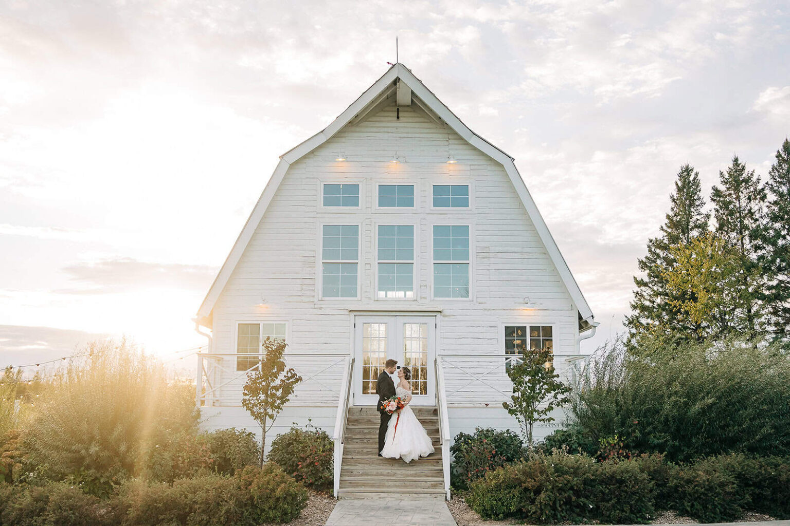 Modern Farmhouse Wedding Venue at Ivory North